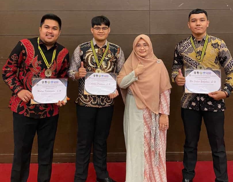 Hebat, Pertama dalam Sejarah Tiga Mahasiswa Fak. Hukum UIR Lulus ...